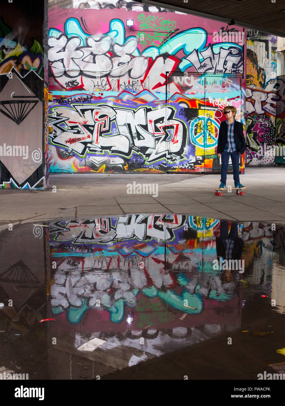 Southbank skatepark graffiti Stock Photo - Alamy