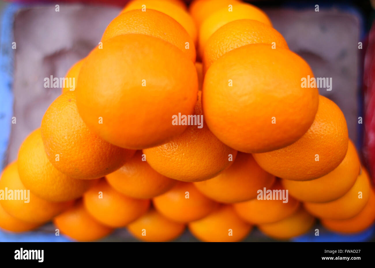 Pile Of Oranges / Stack Of Oranges Stock Photo - Alamy