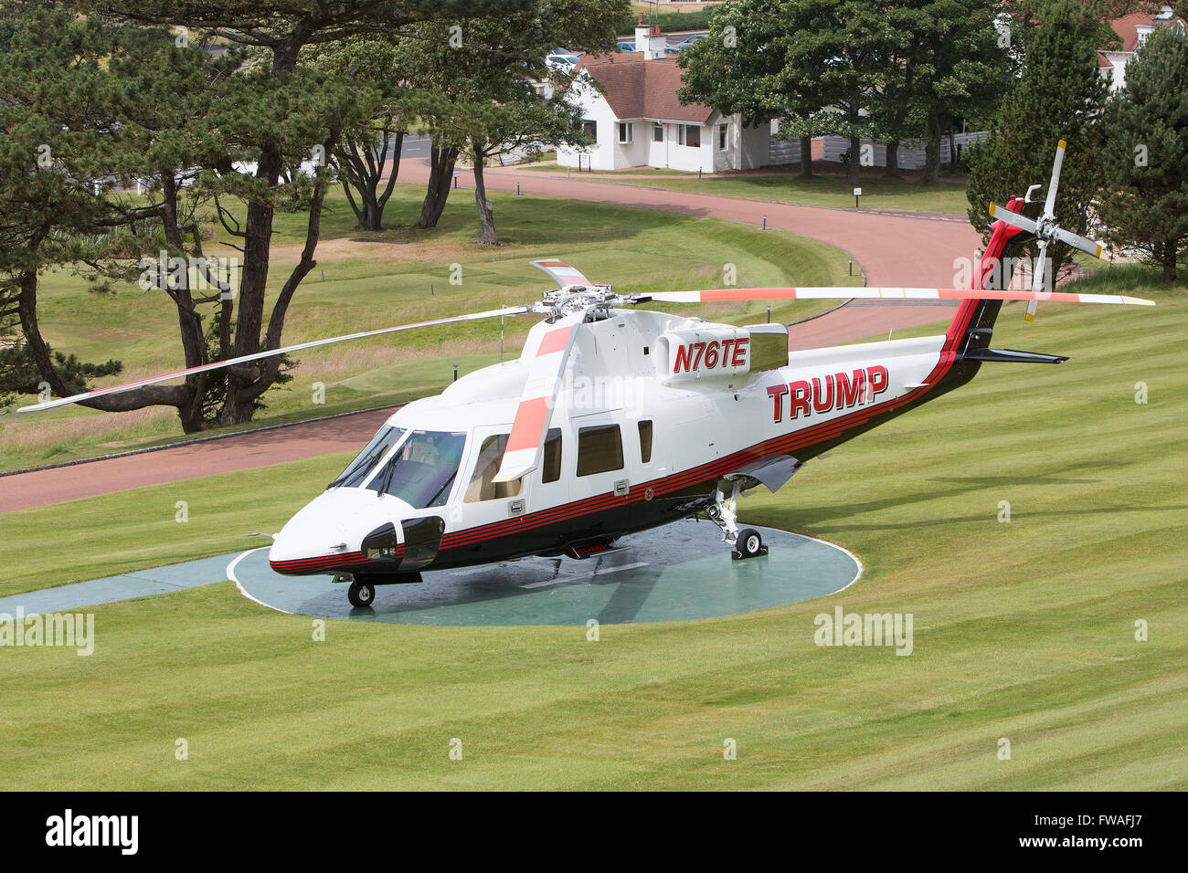 Donald Trump's private helicopter at the Trump Turnberry golf resort ...