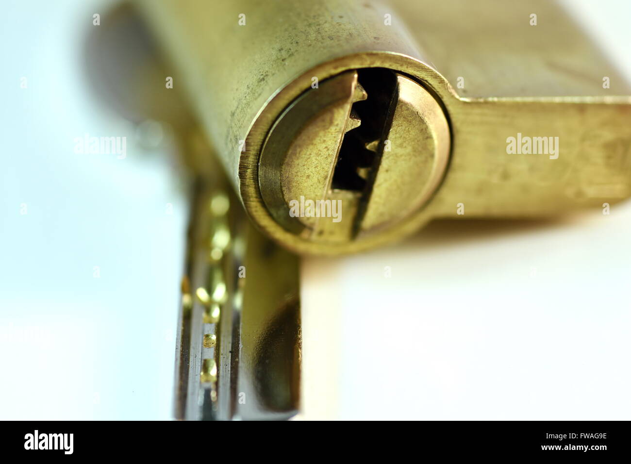 Close up keys and lock Cylinder Stock Photo - Alamy