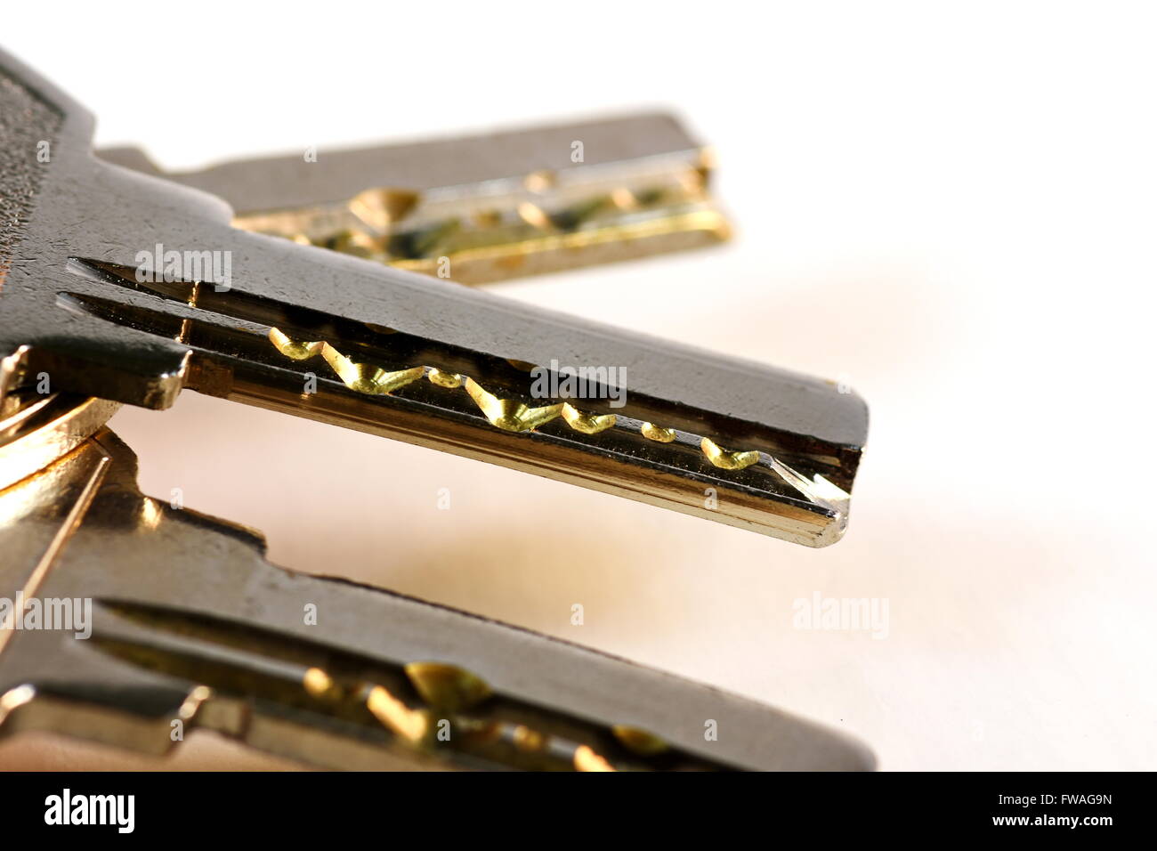 Close up keys and lock Cylinder Stock Photo - Alamy