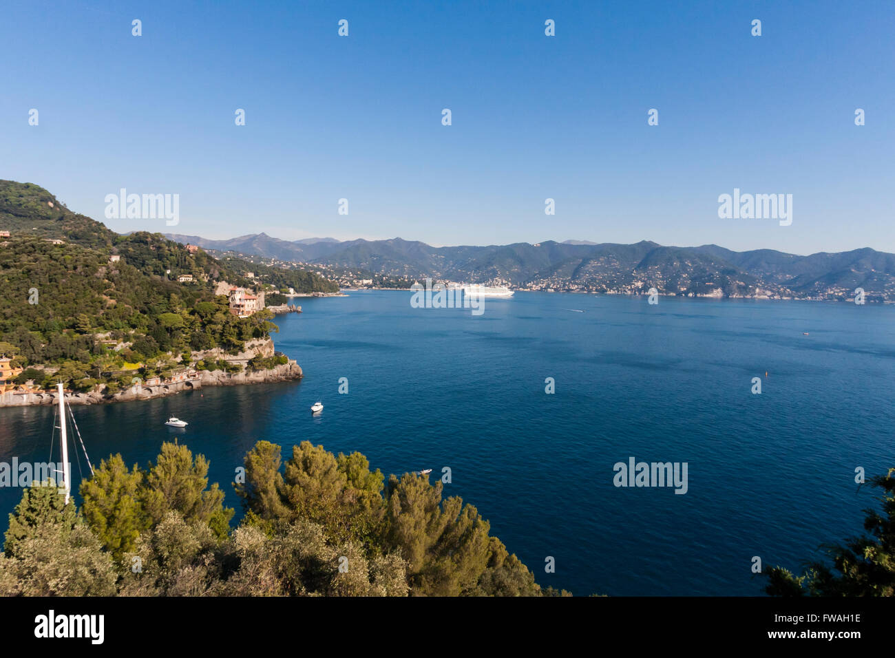 Bay of rapallo hi-res stock photography and images - Alamy