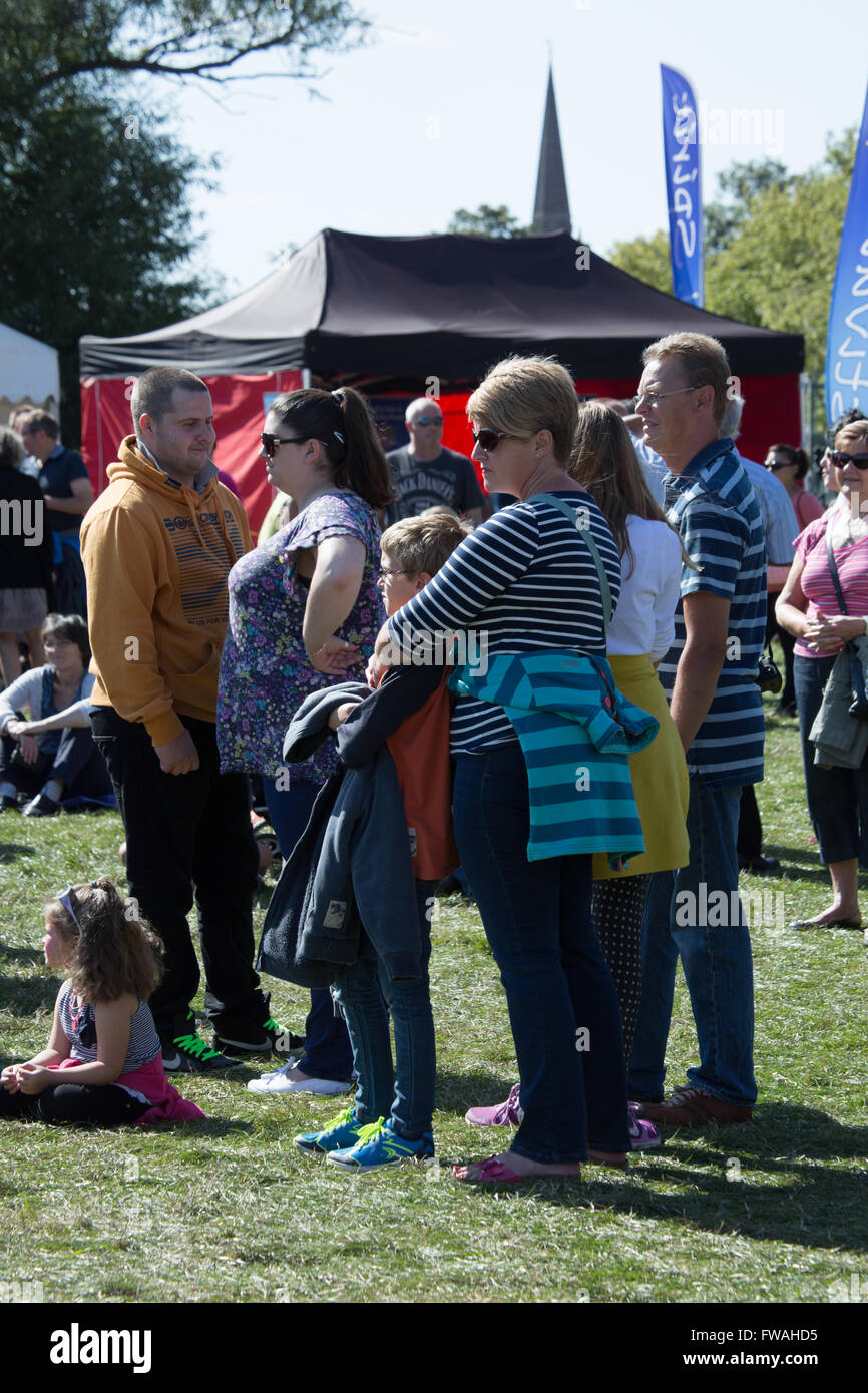 Waiting queue hi-res stock photography and images - Alamy