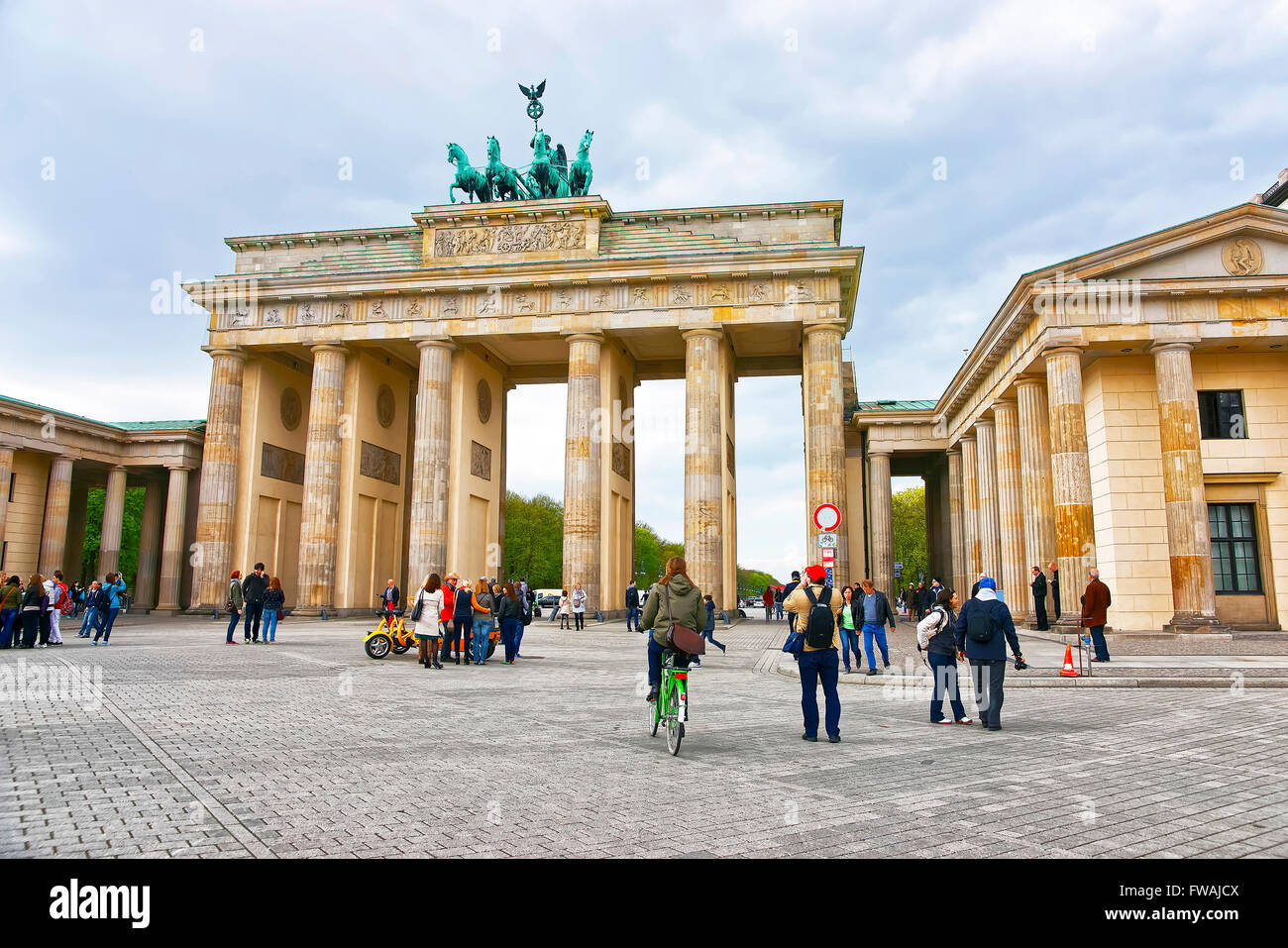 Arc symbol berlin germany hi-res stock photography and images - Alamy