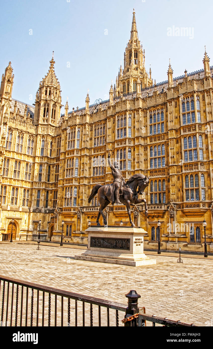 King Richard monument in Old Palace Yard at the Palace of Westminster ...