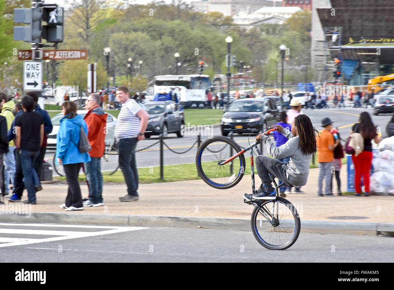 Riding bike in dc hi-res stock photography and images - Alamy
