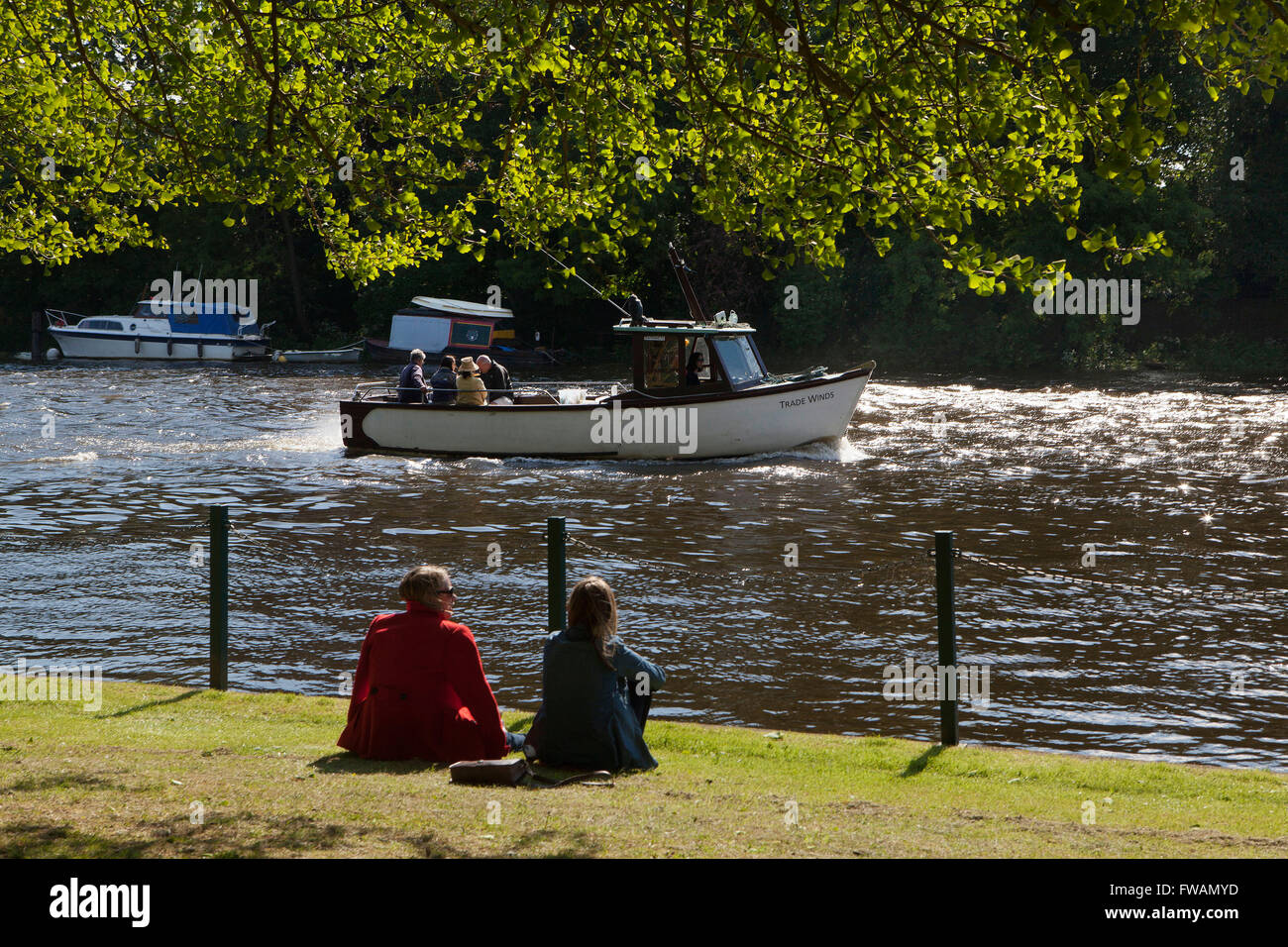 Thames rover hi-res stock photography and images - Alamy