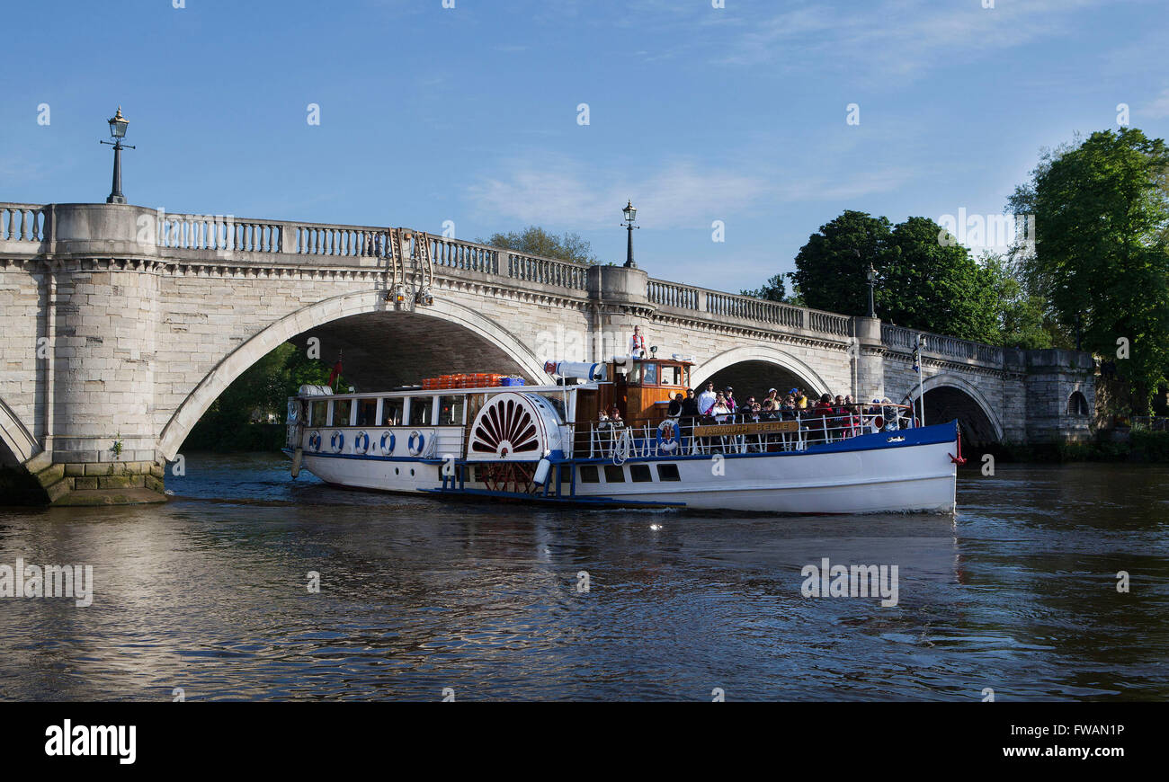 Richmond Upon Thames; riverboat Stock Photo - Alamy