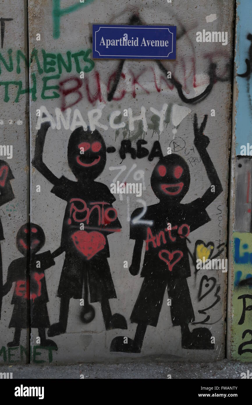 Bethlehem - Graffiti and wall of separation / Manoel Penicaud - 06/08 ...