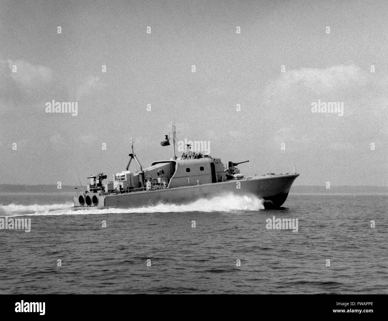 AJAXNETPHOTO.SOLENT, ENGLAND. - MALAYSIAN FAST PATROL BOAT - K.D ...