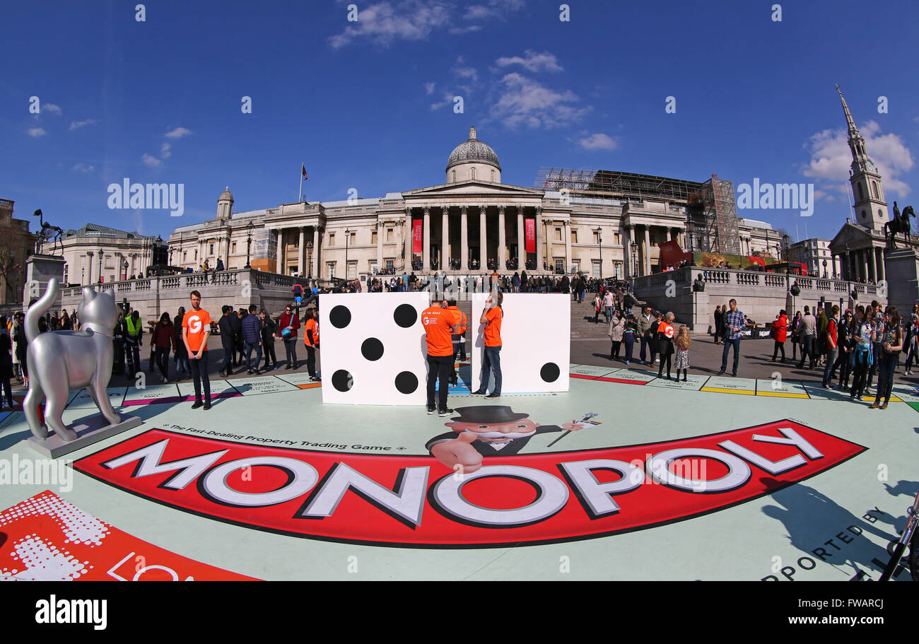 Monopoly board game uk hi-res stock photography and images - Alamy