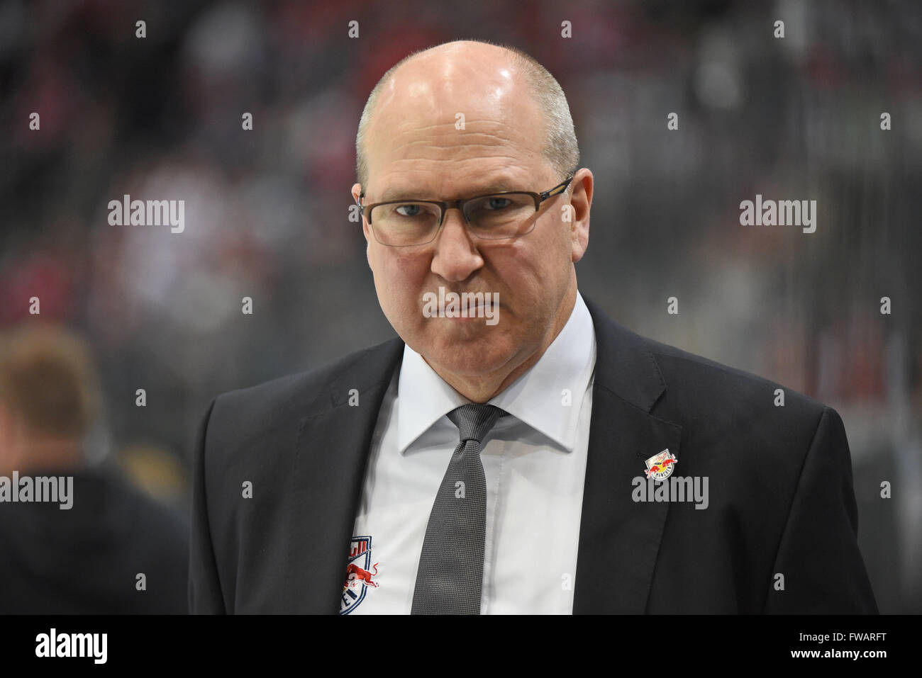 Munich's coach Don Jackson during the DEL ice hockey championships ...