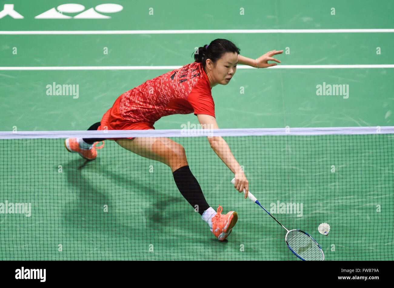 (160403) -- NEW DELHI, April 3, 2016 (Xinhua) -- Li Xuerui of China ...