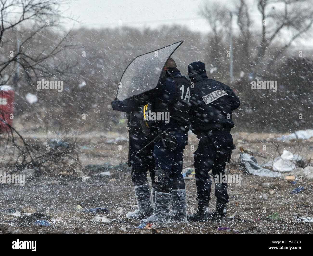 Use of riot shields hi-res stock photography and images - Alamy