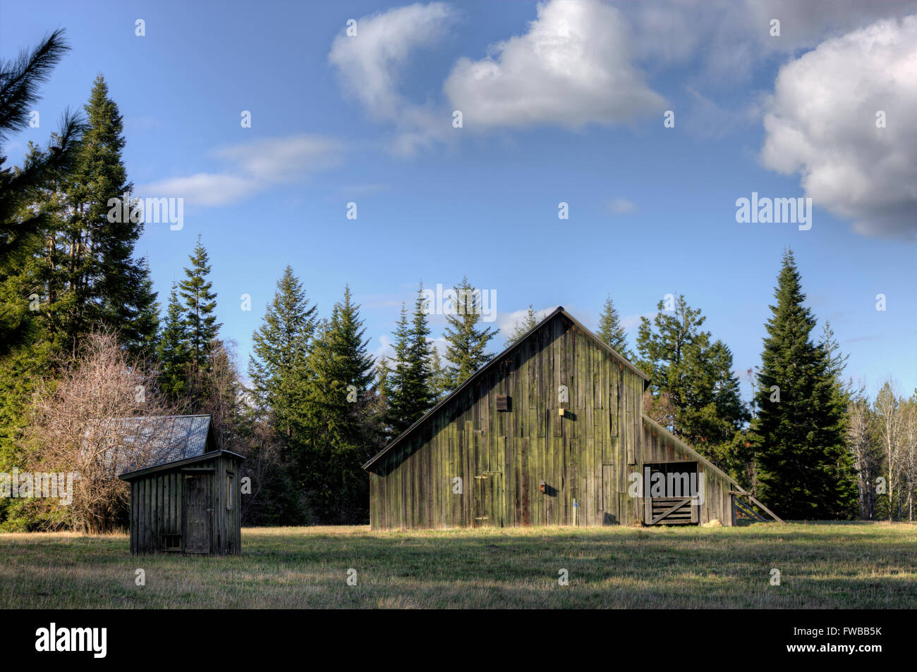 An old barn on a clear day in Hayden, Idaho Stock Photo - Alamy