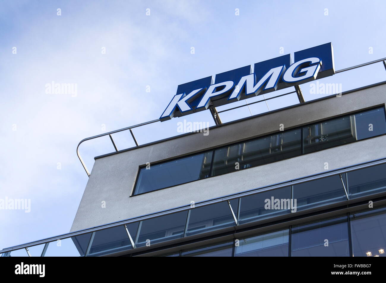 Kpmg headquarters hi-res stock photography and images - Alamy
