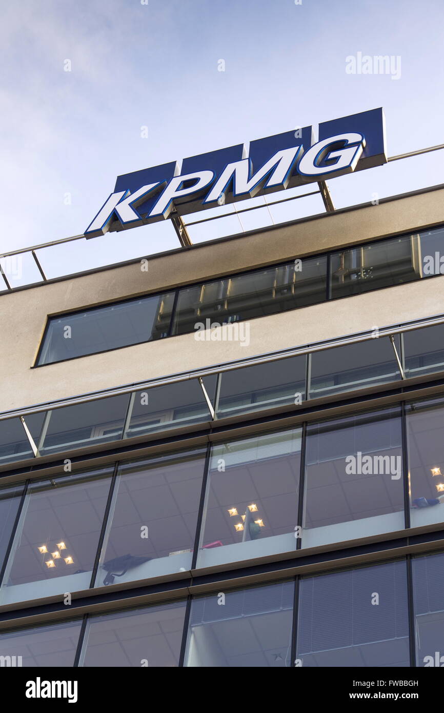 Kpmg logo hi-res stock photography and images - Alamy