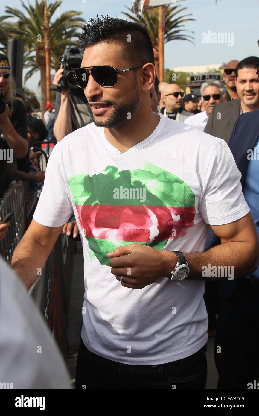 Amir Kahn and Canelo Alvarez seen with Oscar De La Hoya at Universal ...