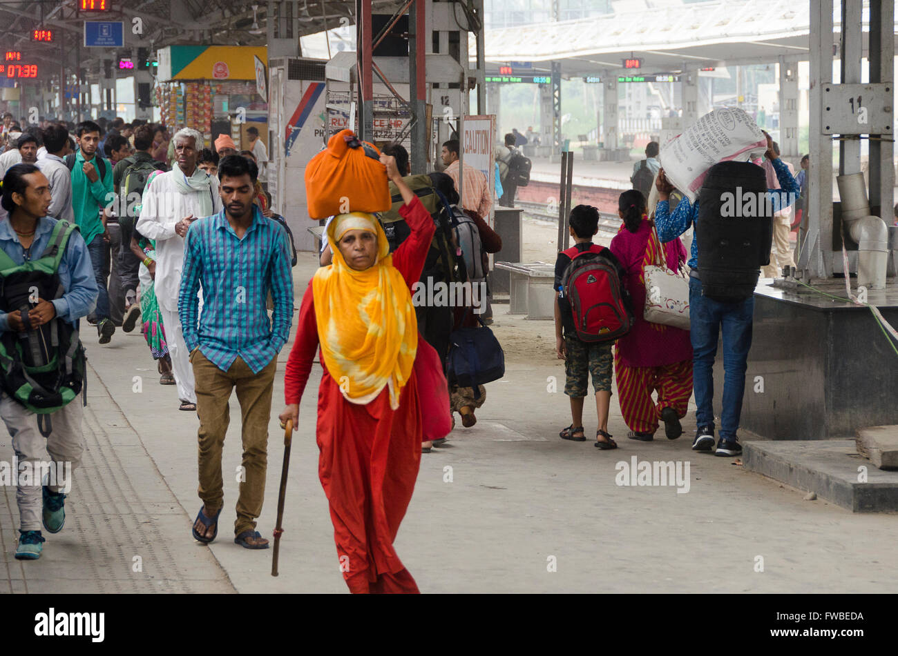 People at Chandigarh railway station, Punjab, India Stock Photo - Alamy