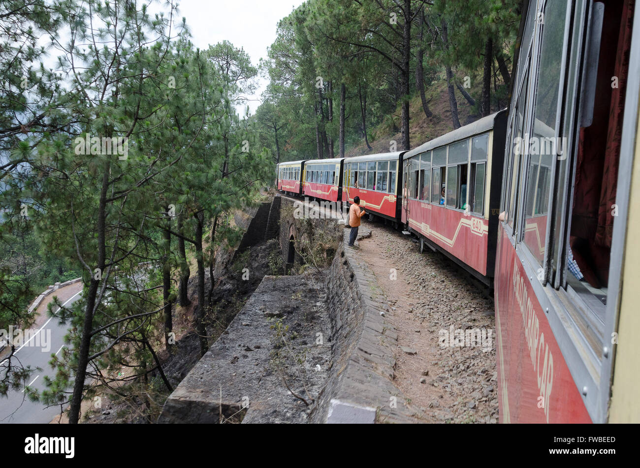 Kalka simla narrow gauge railway hi-res stock photography and images ...