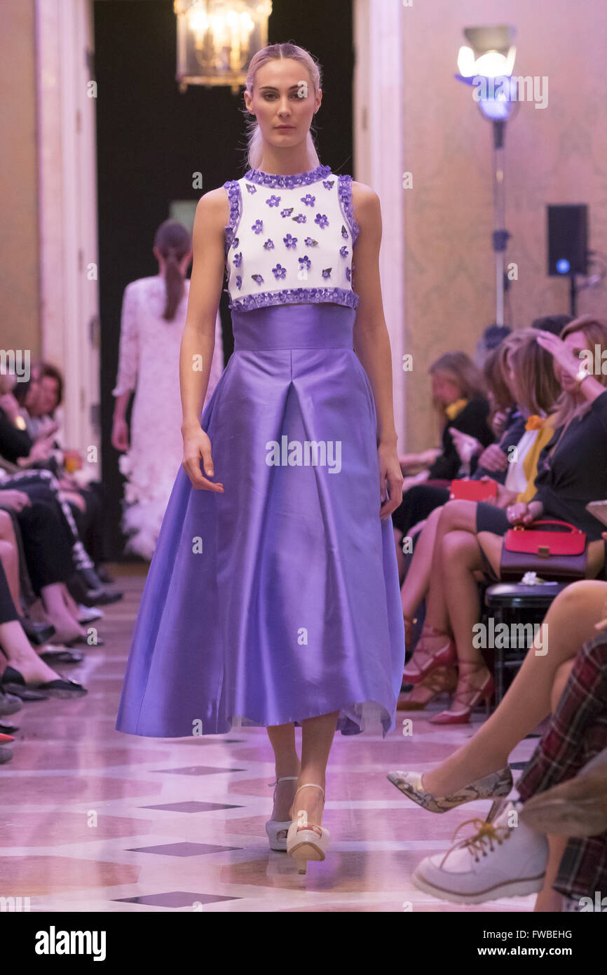 Haute Couture Spring/Summer 2016-17 - Tot-Hom - Catwalk Featuring ...