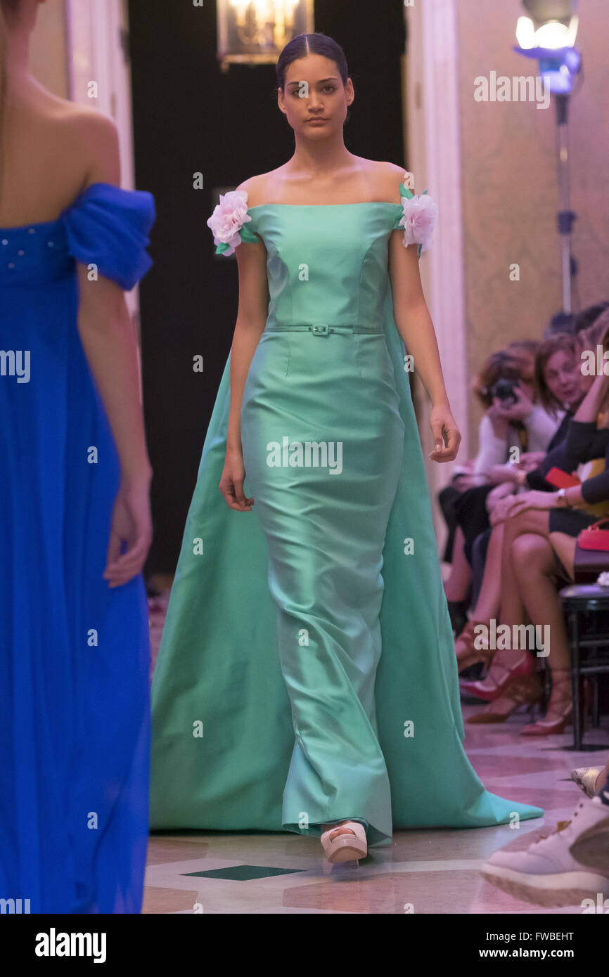 Haute Couture Spring/Summer 2016-17 - Tot-Hom - Catwalk Featuring ...