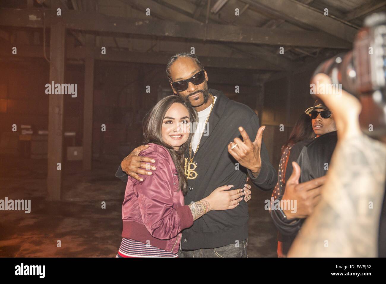 Behind the scenes with Snoop Dogg as he teams up with Raven Felix to ...