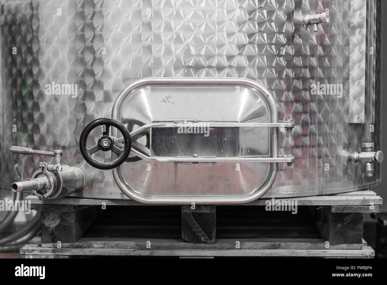 Wine barrel manufacturing process hi-res stock photography and images ...