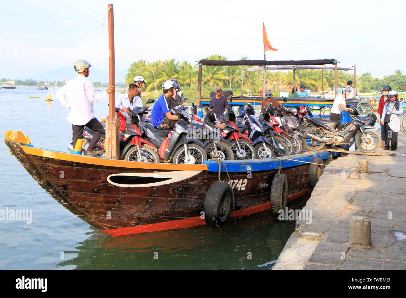 Boat overloaded hi-res stock photography and images - Alamy