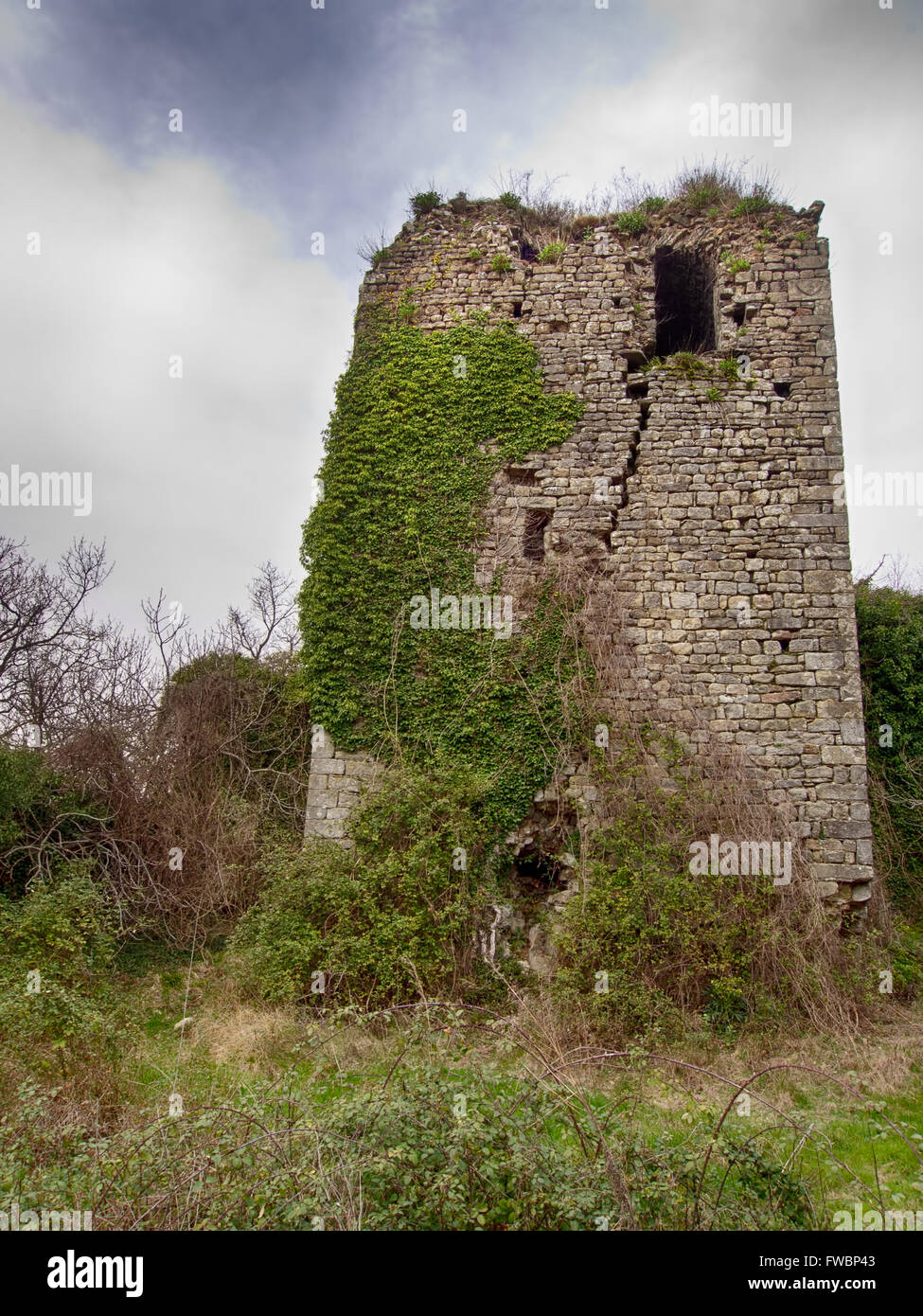 Grondola castle, ancient ruins in Lunigiana, Italy Stock Photo - Alamy