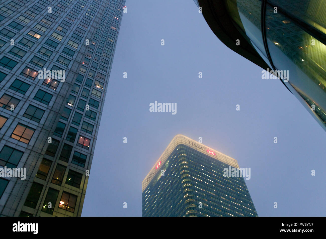 One canada square tower night hi-res stock photography and images - Alamy