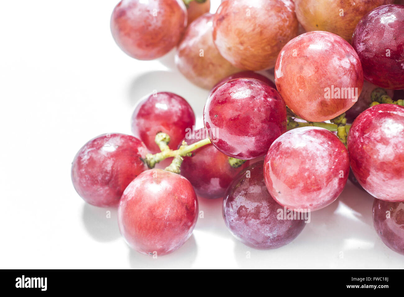 A bunch of fresh red grapes Stock Photo - Alamy
