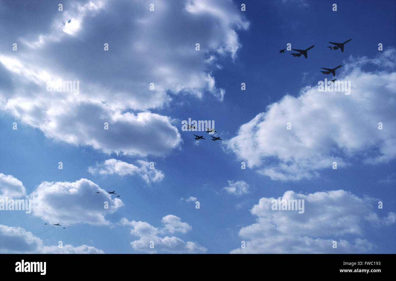Battle britain fly past hi-res stock photography and images - Alamy