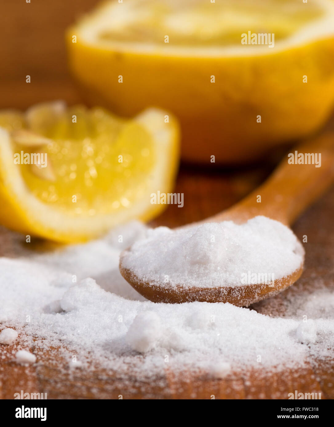 Baking soda and vinegar hi-res stock photography and images - Alamy