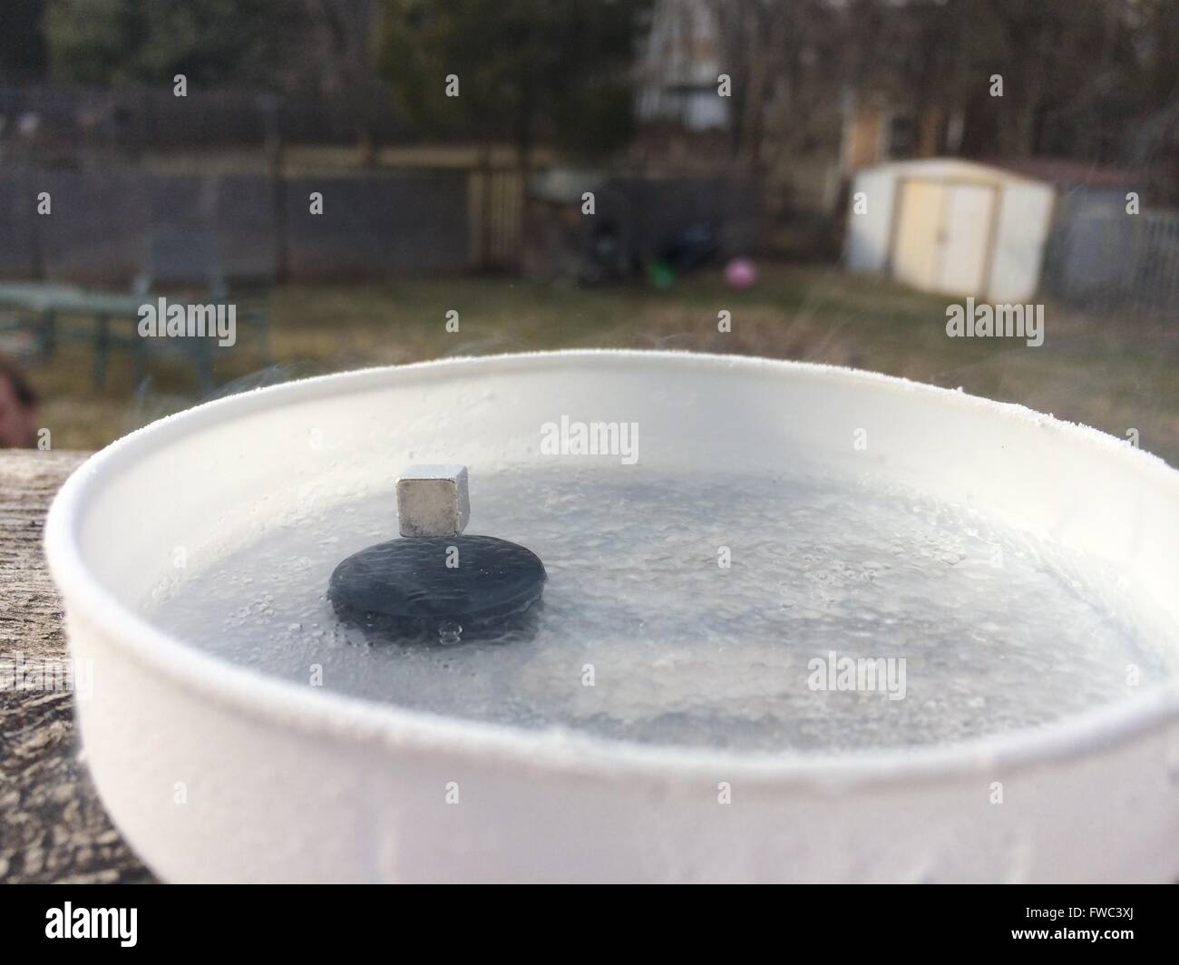 Ybco superconductor hi-res stock photography and images - Alamy