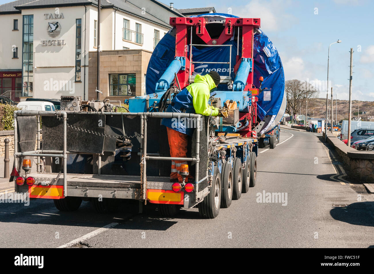 Long heavy load hi-res stock photography and images - Alamy