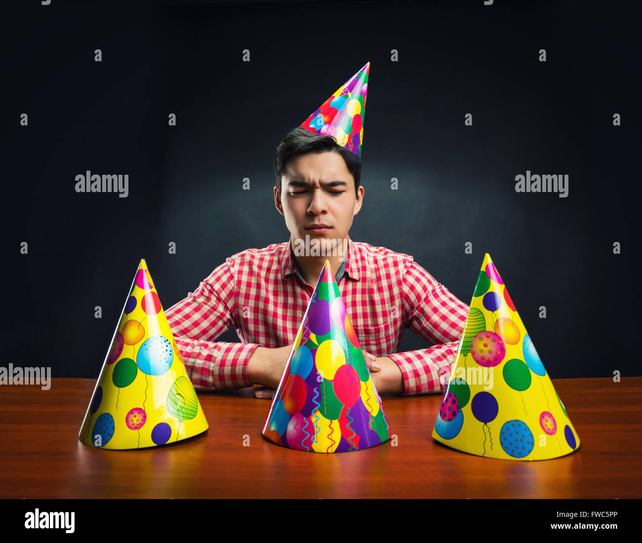 Happy birthday hats hi-res stock photography and images - Alamy