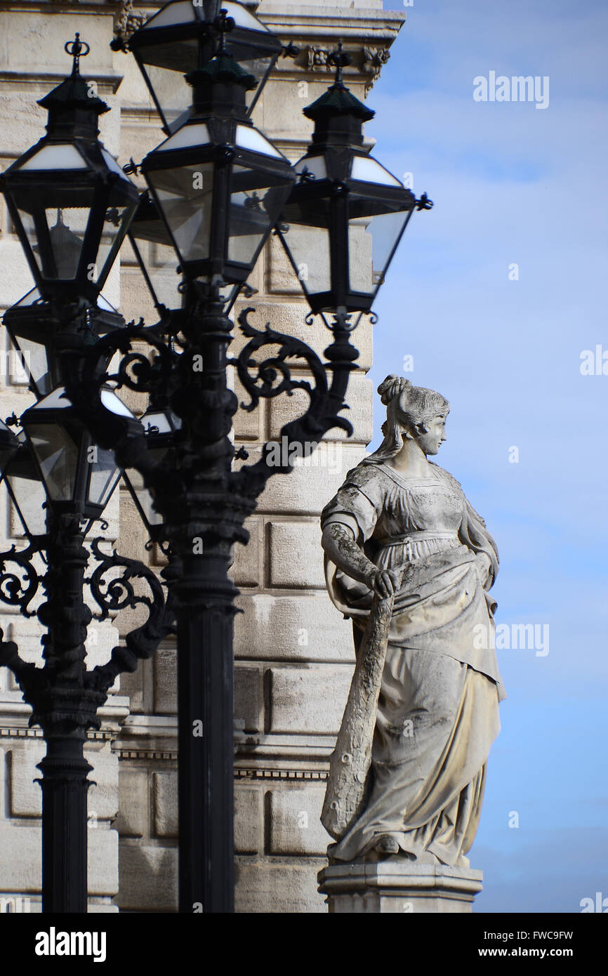Vienna sculpture hi-res stock photography and images - Alamy