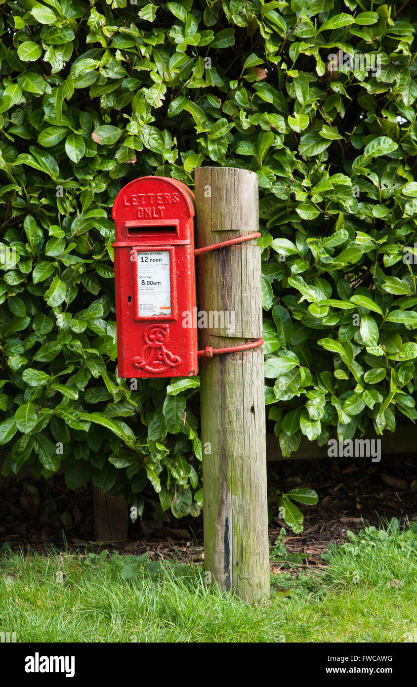 Wooden post box hi-res stock photography and images - Alamy