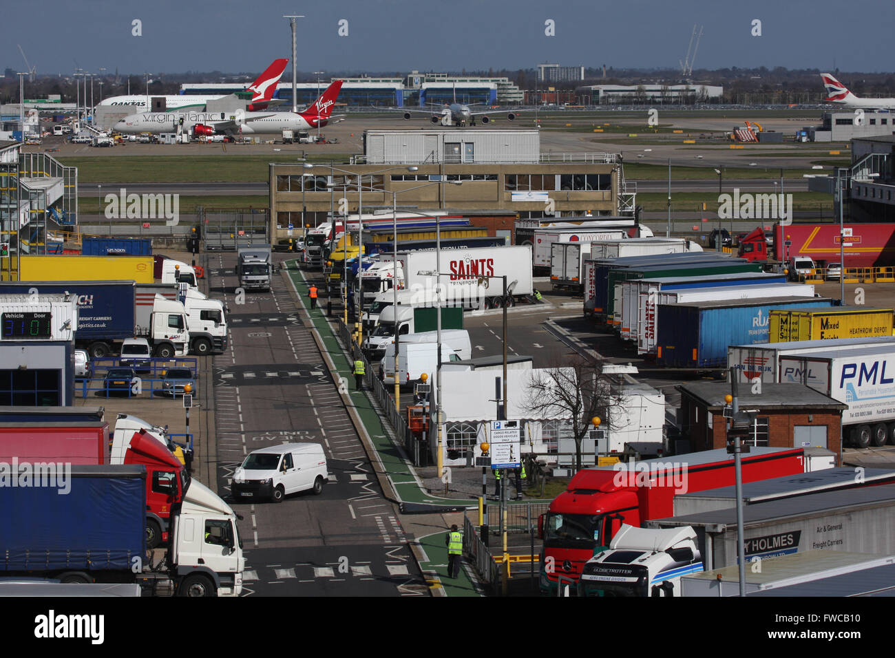 HEATHROW CARGO TERMINAL FREIGHT LORRY TRUCK Stock Photo - Alamy