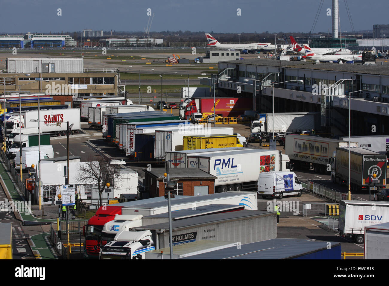 Truck terminal hi-res stock photography and images - Alamy