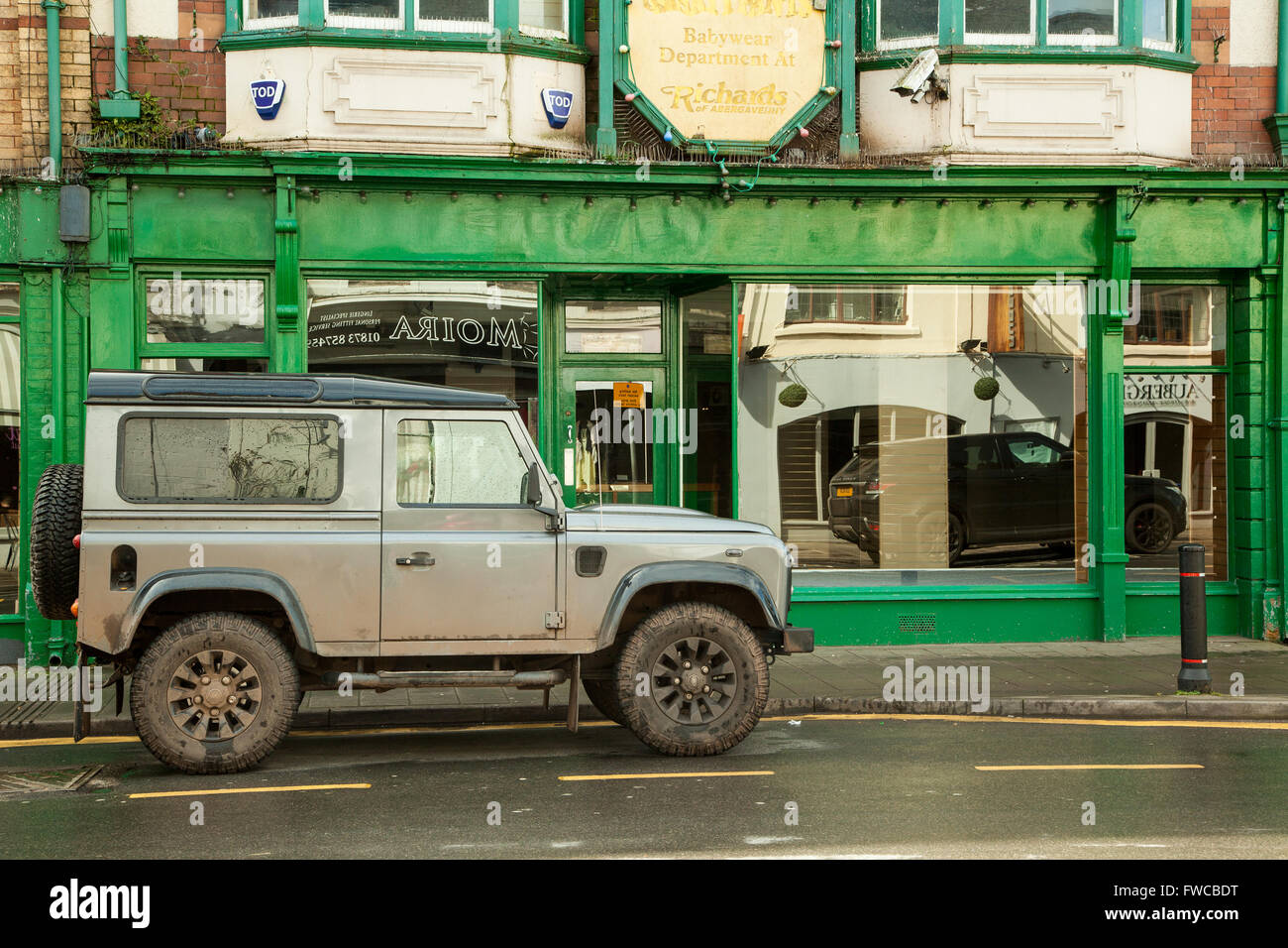 Land rover hi-res stock photography and images - Alamy