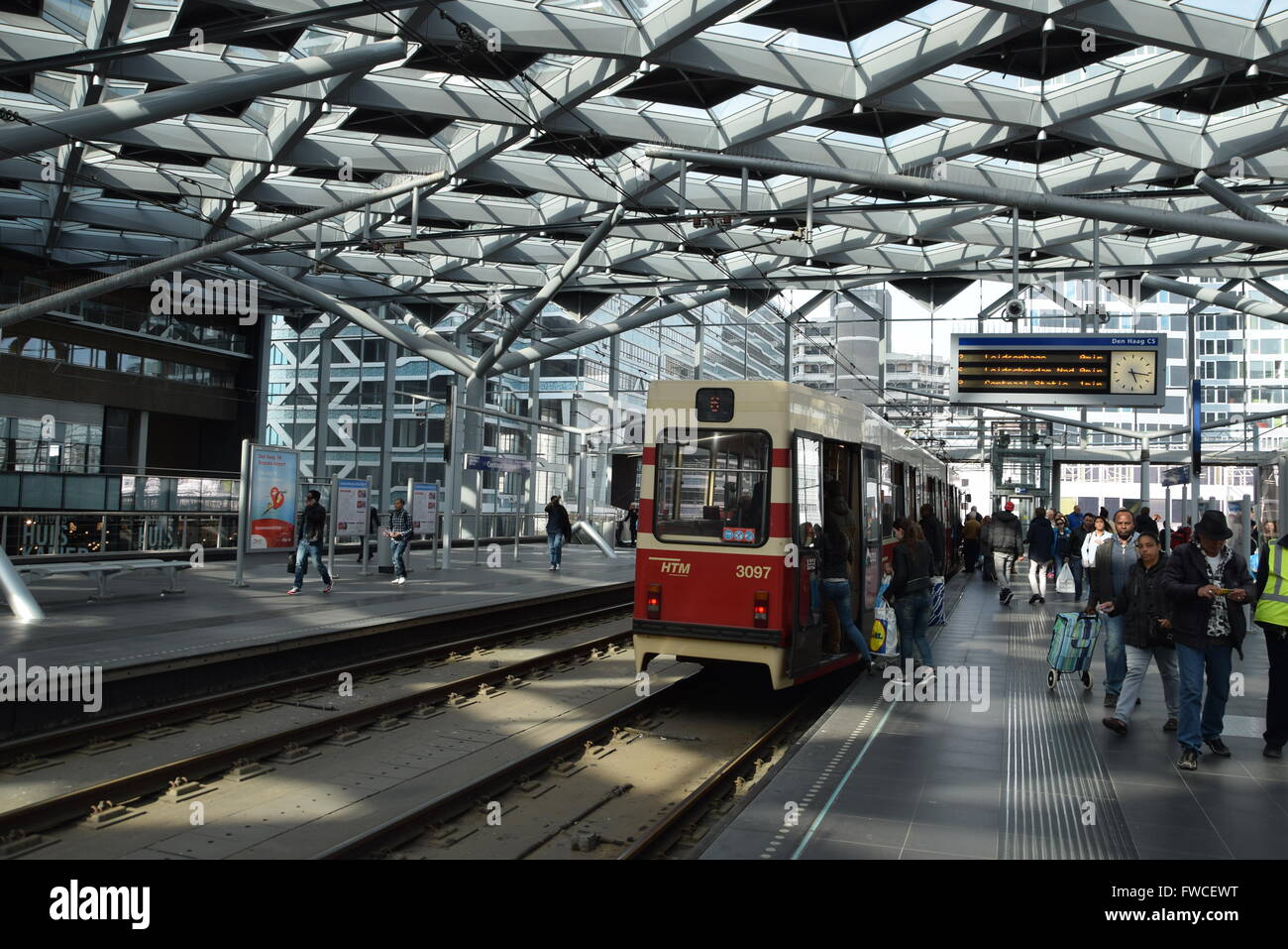HTM tram at the upper level of the Den Haag Centraal tram terminal ...