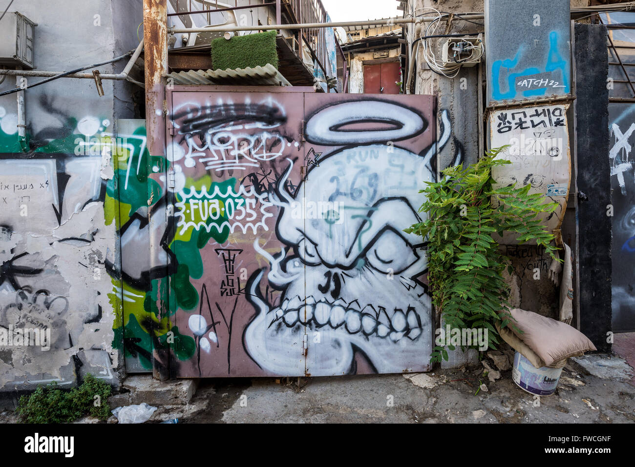 Devil graffiti hi-res stock photography and images - Alamy