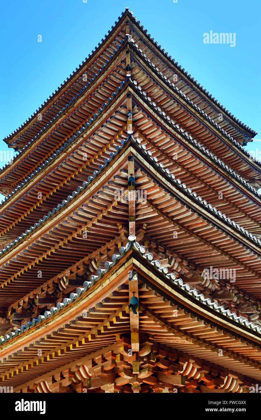Five roof temple hi-res stock photography and images - Alamy
