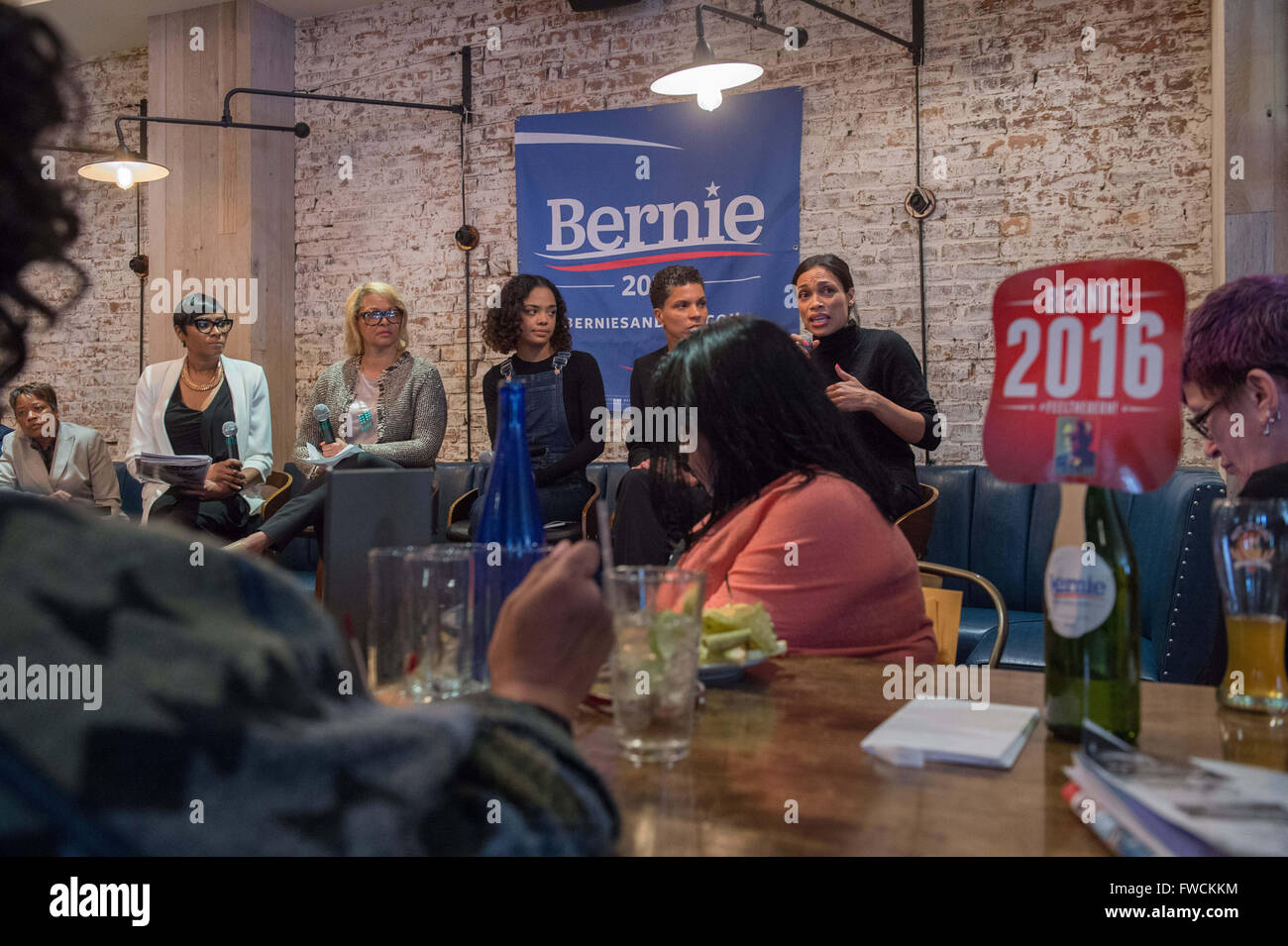 Michelle alexander author hi-res stock photography and images - Alamy