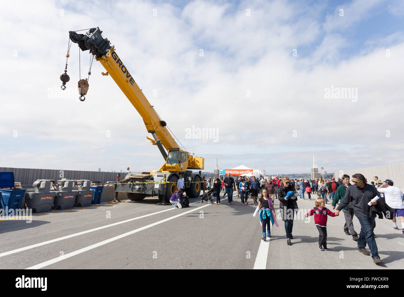 Seattle, Washington, USA. 2nd April, 2016. Visitors crowd the bridge at ...