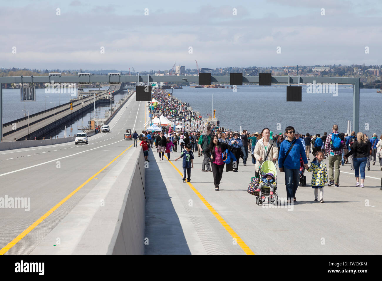 Seattle, Washington, USA. 2nd April, 2016. Visitors crowd the bridge at ...