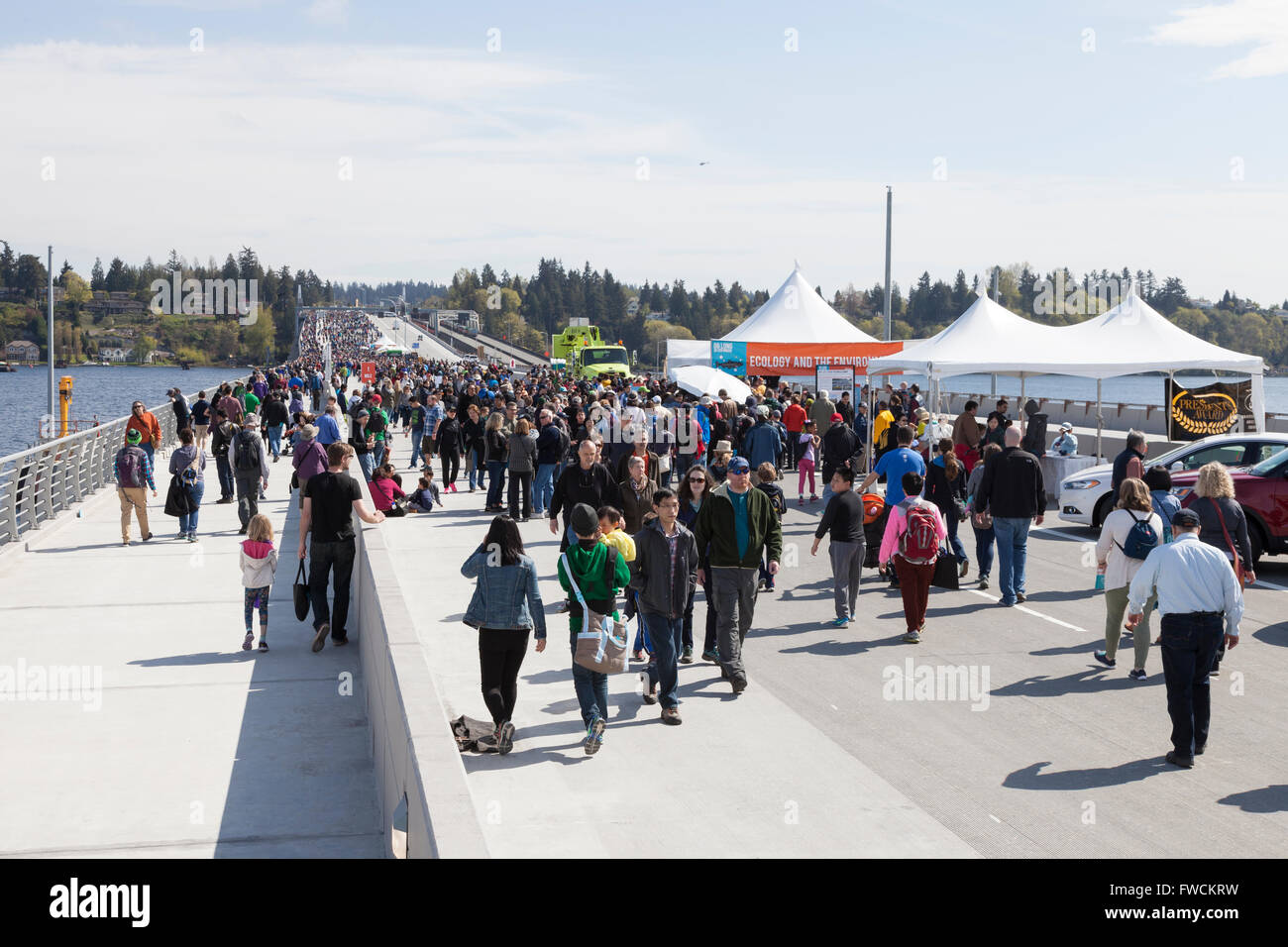 Seattle, Washington, USA. 2nd April, 2016. Visitors crowd the bridge at ...