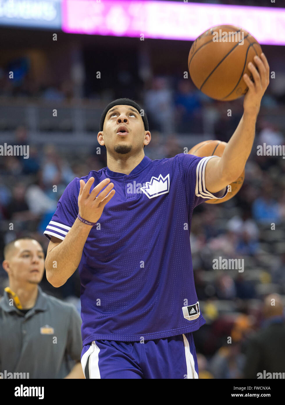 Denver, Colorado, USA. 2nd Apr, 2016. Kings SETH CURRY readies to make ...